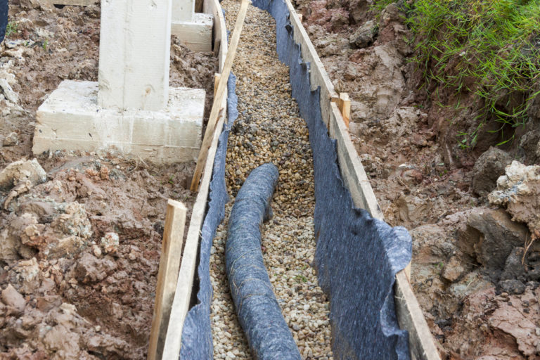 Drainage verlegen - Materialien, Werkzeuge, Anleitung