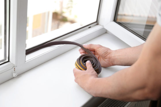 Fensterdichtung austauschen - So ersetzen Sie alte Dichtungen Fensterdichtung austauschen - So ersetzen Sie alte Dichtungen