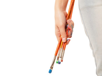 Pappe bemalen - Diese Farben sind am besten dafür geeignet