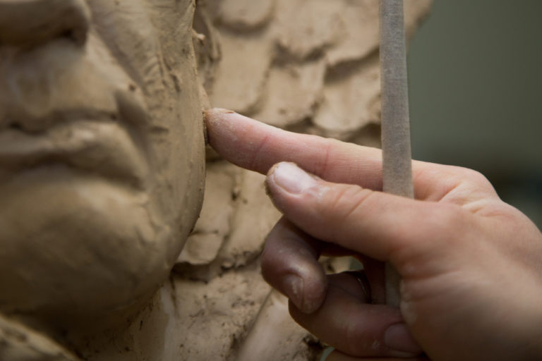 Gießformen aus Gips selber machen - So gelingt es Ihnen