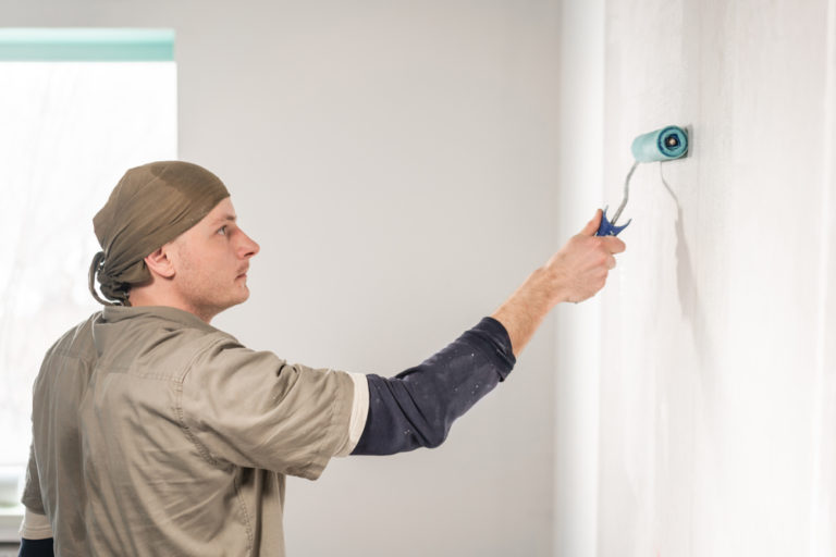 Gipsputz streichen - Das müssen Sie unbedingt beachten