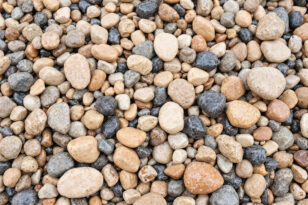 Kieselsteine im Außenbereich kleben » Tipps & Techniken
